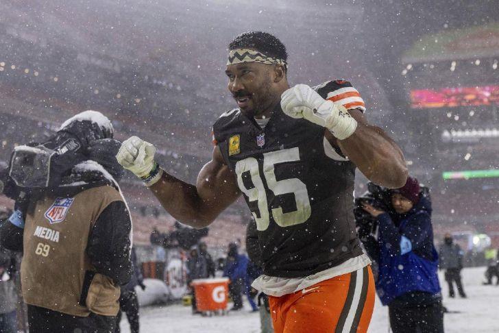Myles Garrett repeats as PFWA's Joe Thomas Award winner; Joel Bitonio 'Good Guy' for 5th time ...