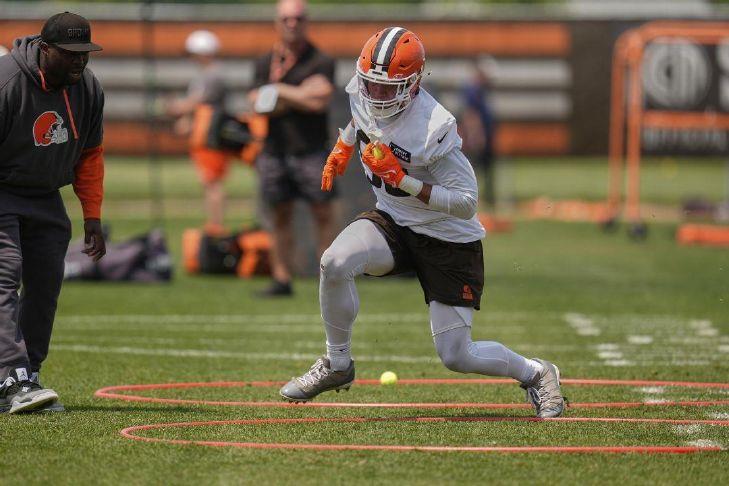 defensive linebacker position