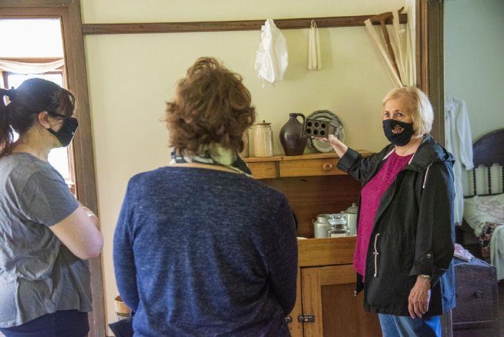 Public welcomed to oldest house in Avon Lake for tours | Chronicle ...