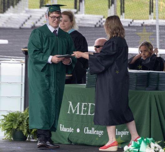 Commencement buzzes at Medina High School | Medina Gazette