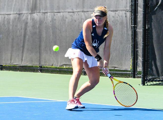 Cloverleaf alum Emily Dunbar ready for swan song at University of ...