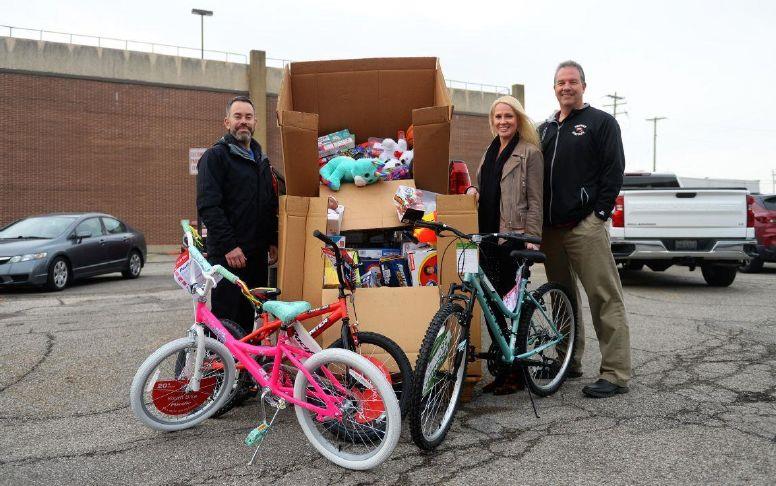 Cutting Dynamic Inc. donates 200 toys to Not-Forgotten Box | Chronicle ...