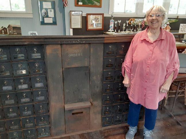 Stamps: Rochester mail was once picked up, delivered on the fly ...