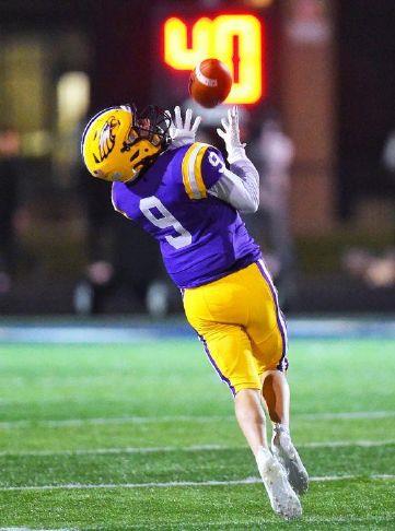 High School football: The son also rises .... Blake Elder gets job done ...