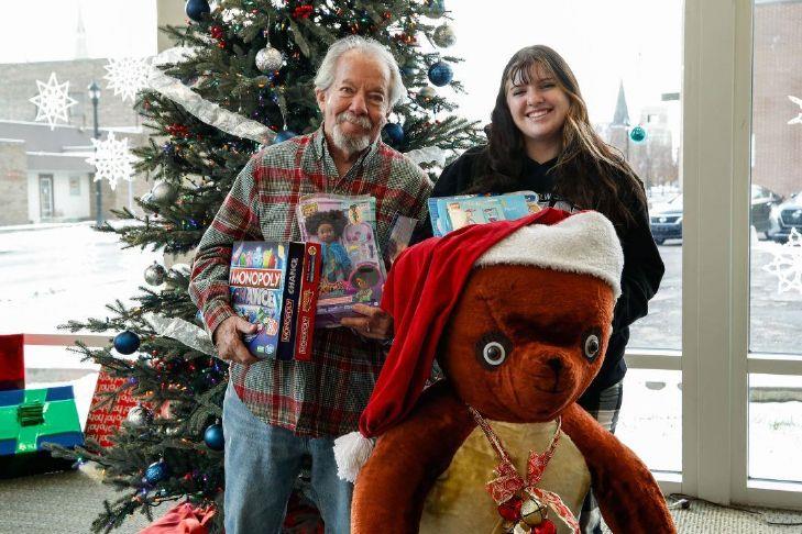 Family continues 15-year tradition of donating to Chronicle-Telegram ...
