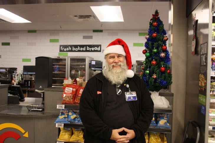 Medina GetGo's Santa stars in commercial | Medina Gazette