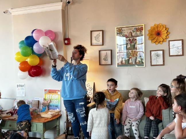 Amherst coffee shop hosts story hours | Chronicle Telegram