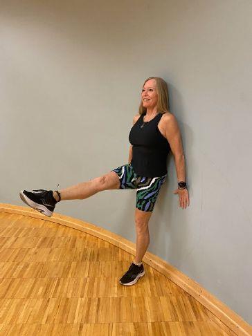 Work It!: Wall forward leg raises | Chronicle Telegram