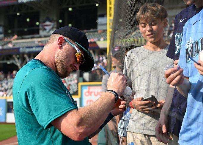 Family, friends cheer on Luke Raley at Guardians game | Medina Gazette