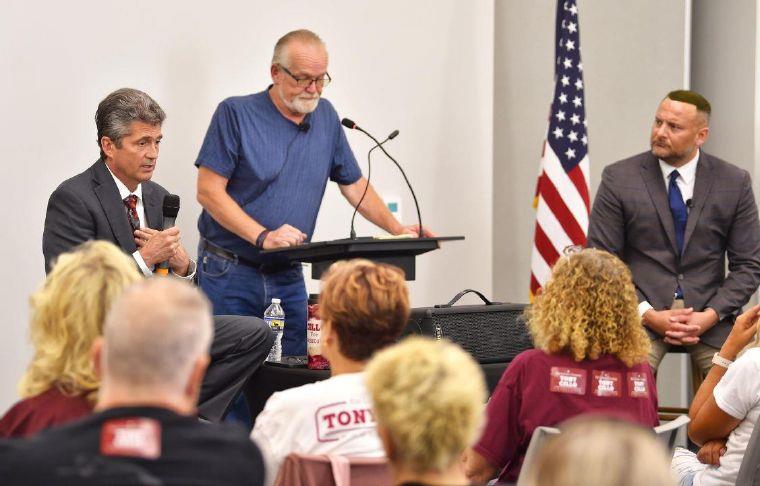 Candidates for Lorain County Prosecutor do Q-and-A session at Elyria ...