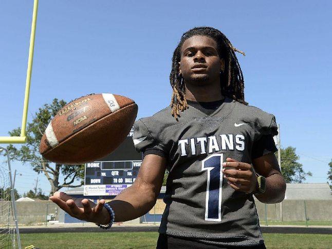 High school football 2024: Lorain wants Jairo Williams to get the ball ...