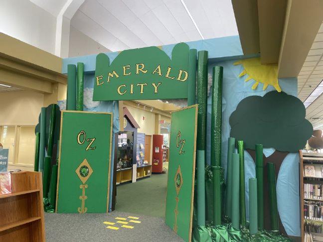 "The Wizard of Oz" display draws adults, children into Avon Lake Public ...