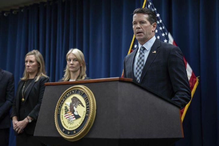 Former Abercrombie & Fitch chief Mike Jeffries arrested on federal sex ...