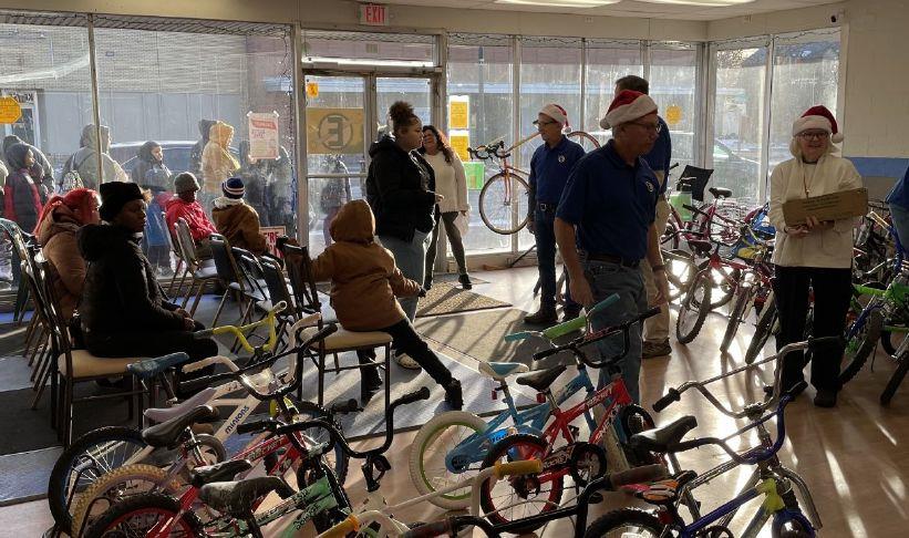 Elyria Bike Center gives away over 60 bikes for the holidays | Chronicle Telegram