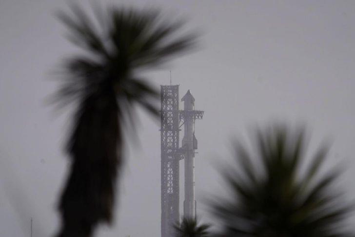 SpaceX's latest Starship test flight ends with another explosion ...