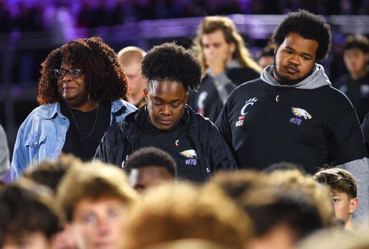 "Champion of people": Avon remembers Jeremiah Kelly at candlelight vigil | Chronicle Telegram
