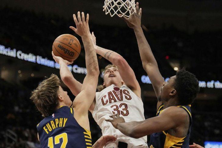 Cavaliers re-sign Luke Travers to two-way contract | Chronicle Telegram ...