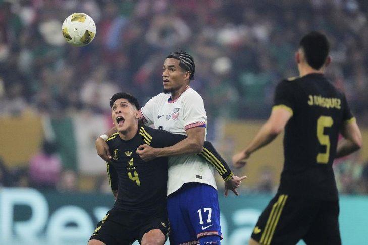 Edson Álvarez's tiebreaking goal gives Mexico 2-1 win over US for 10th ...