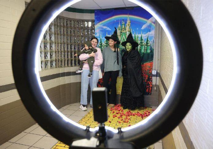 Glinda, Elphaba fly in to Amherst Cinema for 'Wicked: For Good ...